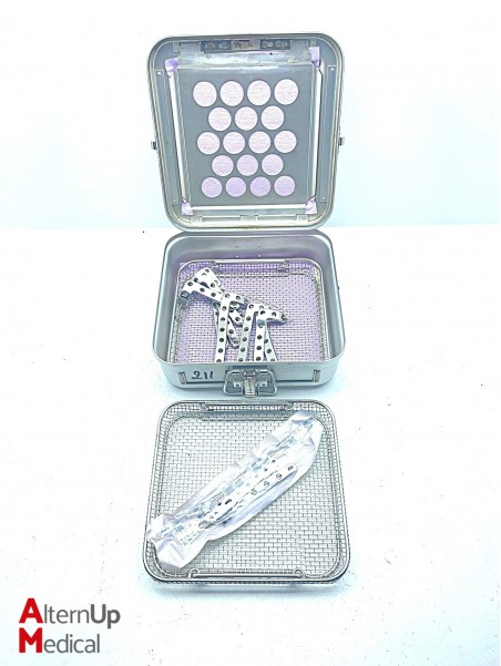 Sterilization box with lower limb orthopedic plates - Alternup Medical