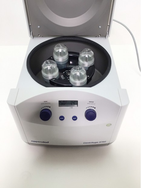 Eppendorf 5702 Centrifuge - Alternup Medical